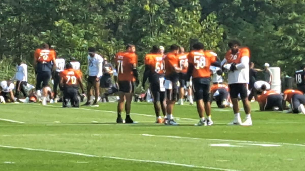 Ryan Bates Talks Injuries, Leadership & Bears’ RG Competition